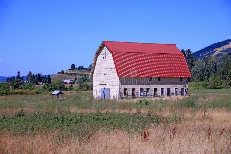 Red Oregon Barn stock image. Image of wispy, weathered - 16598665