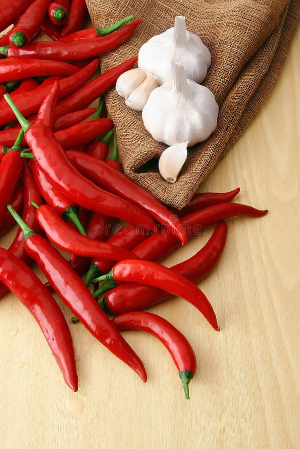 Red pepper and garlic stock image. Image of kitchen, cuisine - 12555589