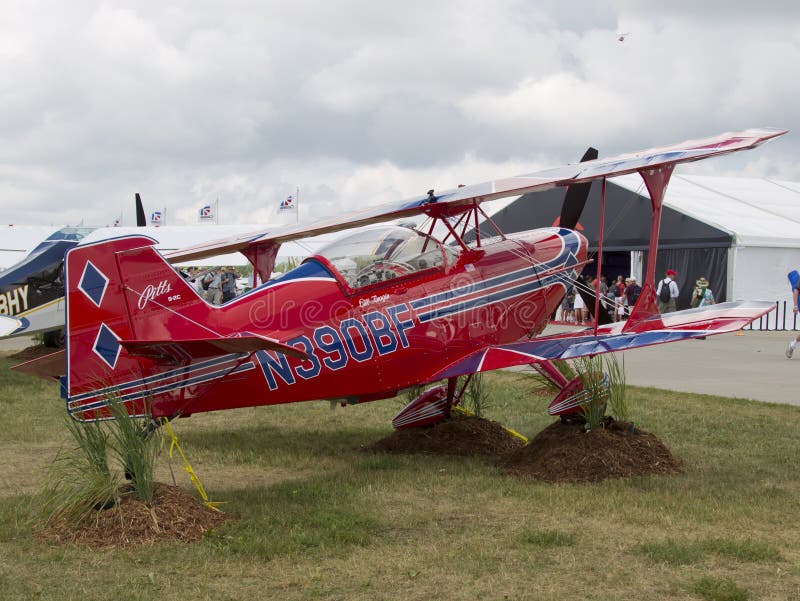 Red Pitts S-2C Plane editorial photography. Image of wittman - 29020942