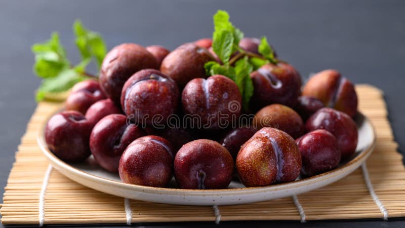 Red Plum Fruit (Japanese Plum or Chinese Plum) Stock Photo - Image of ...
