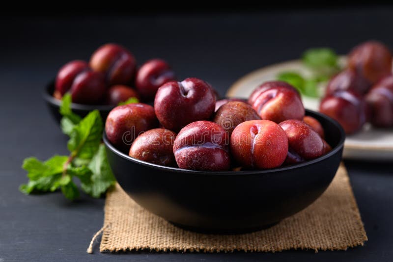 Red Plum Fruit (Japanese Plum or Chinese Plum) Stock Photo - Image of ...