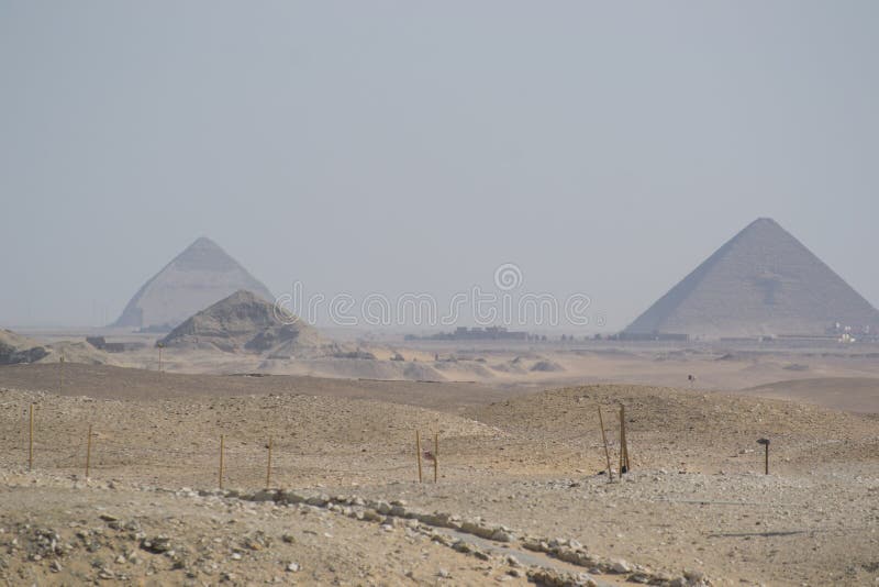 Red Pyramid stock image. Image of tombs, building, desert - 61761889