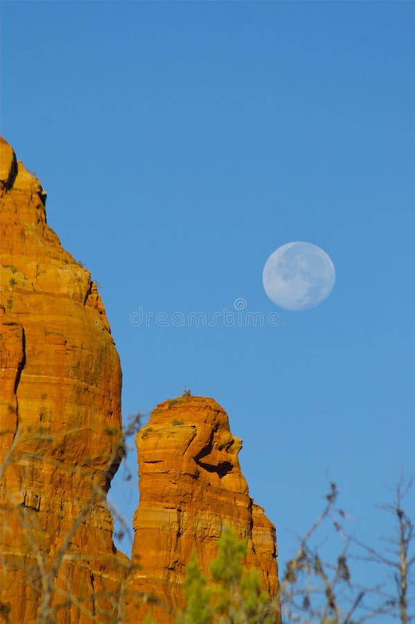 Red Rock Formation with Full Moon Stock Photo - Image of arizona, rock ...