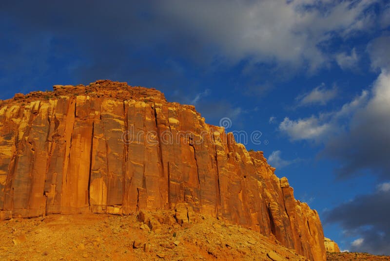 Red rock wall, Utah stock image. Image of america, blue - 28634779