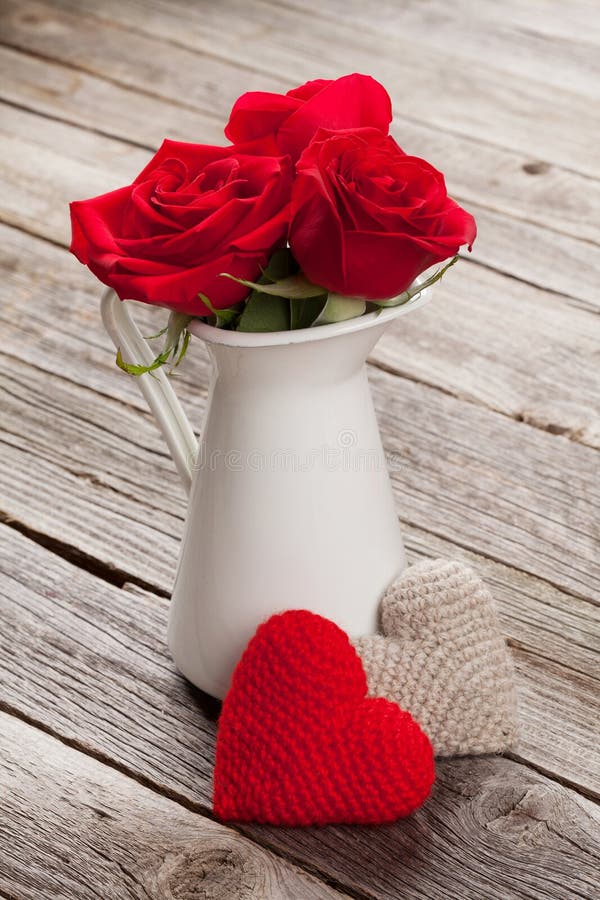 Red roses and hearts stock image. Image of gift, wood - 65567287