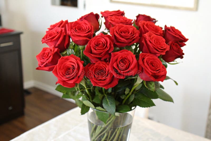 Red Roses in a Vase for Romantic or Wedding Decor Stock Illustration ...