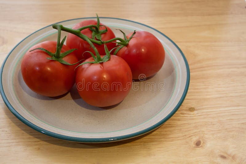 Red Round Tomatoes in a Wooden Board Stock Image - Image of salad ...