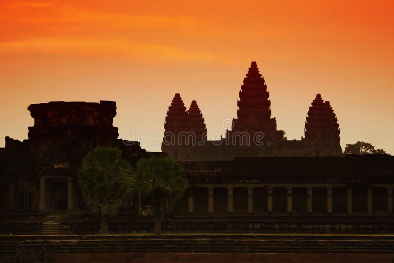 Red sky above a temple stock photo. Image of angkor, shade - 3671484