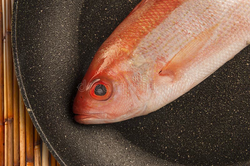 Red Snapper Raw Fish in a Styrofoam Container at the Supermarket. Stock ...