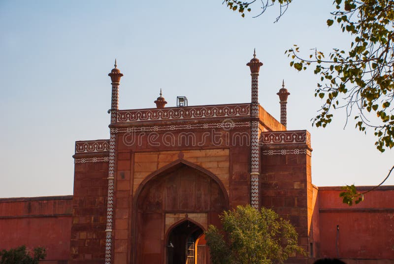 Red Tower of Taj Mahal Complex in Agra, India Editorial Stock Photo ...