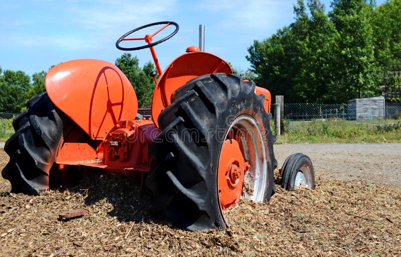 WD-45 Allis-Chalmers Tractor Editorial Stock Image - Image of midwest ...
