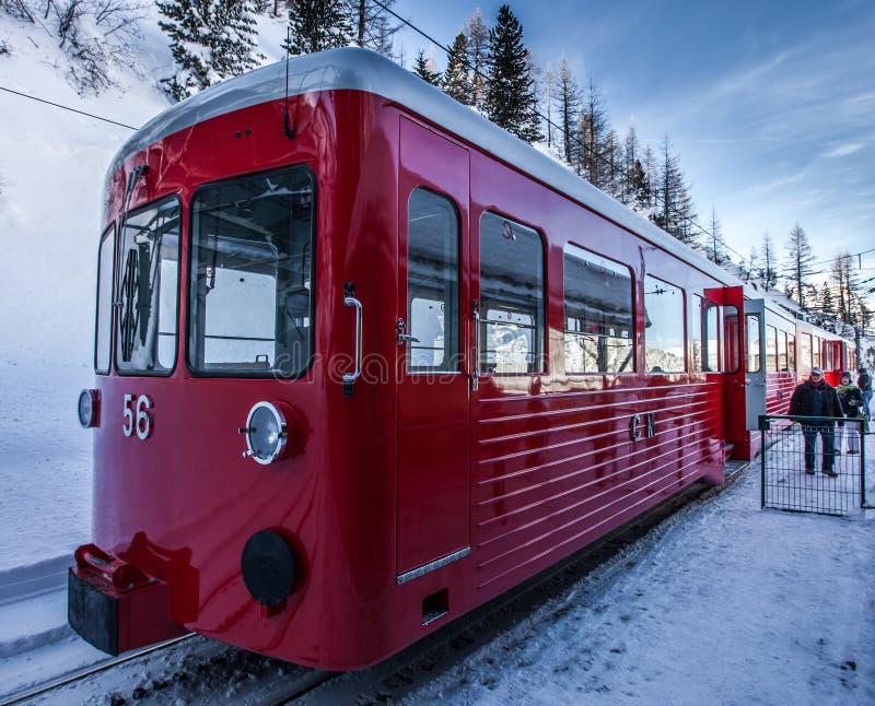 Red Train editorial stock image. Image of altitude, montenvers - 28319574