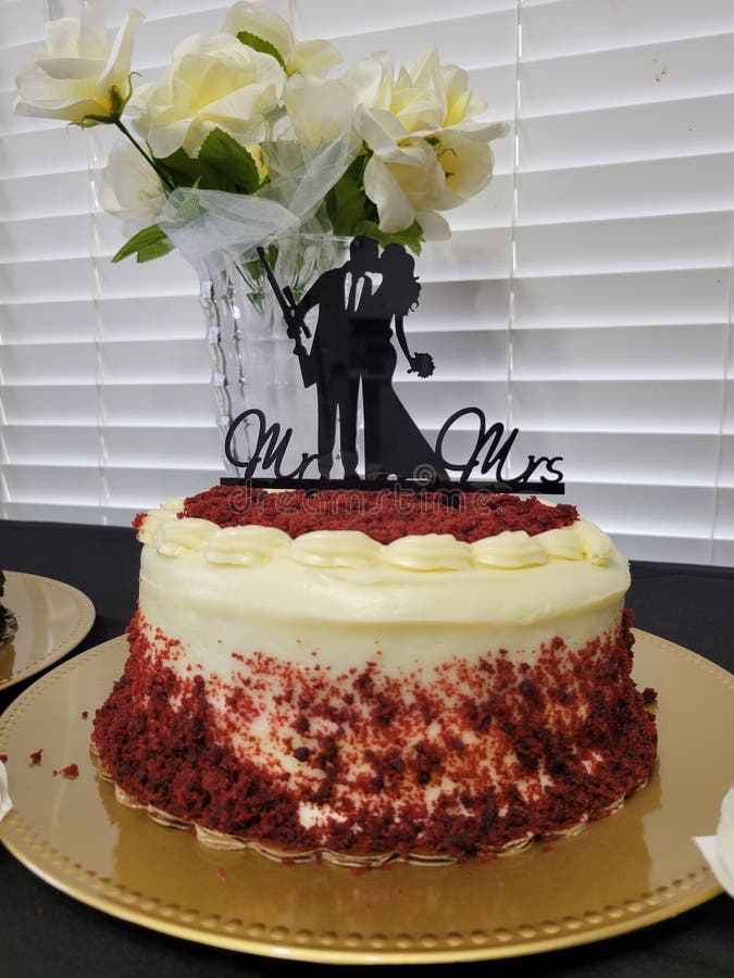Red Velvet Cake with Mr and Mrs Topper Stock Photo - Image of cake ...