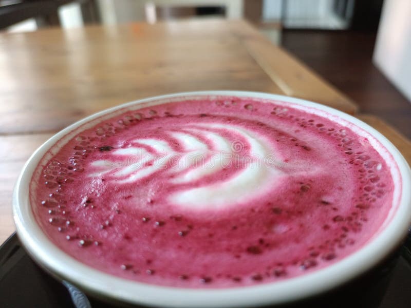 Red velvet latte art stock photo. Image of sweet, chill - 253029956