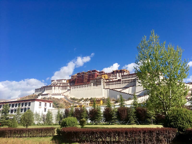 Red and White Palace Potala Palace Editorial Stock Image - Image of ...