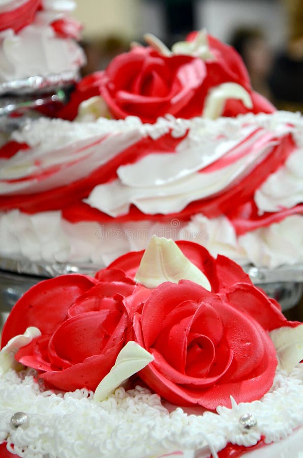 Red and White Wedding Cake with Roses Stock Photo - Image of cakes ...