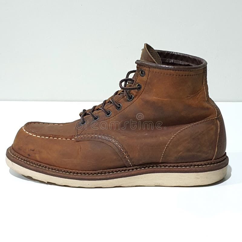 Red Wing Shoes 1907 Classic Moc Toe Stock Photo - Image of classic ...