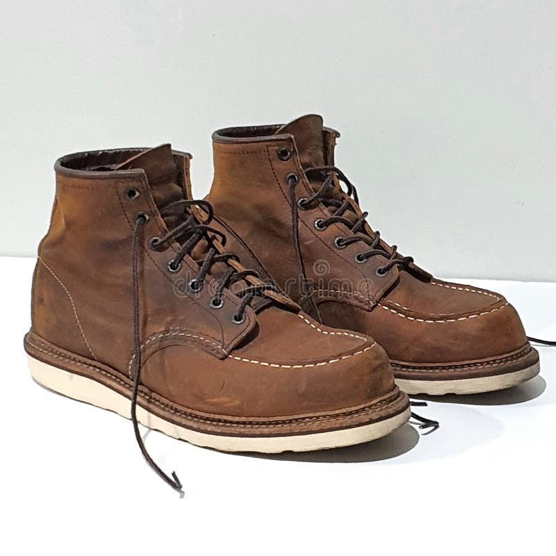 Red Wing Shoes 1907 Classic Moc Toe Stock Photo - Image of shoes ...