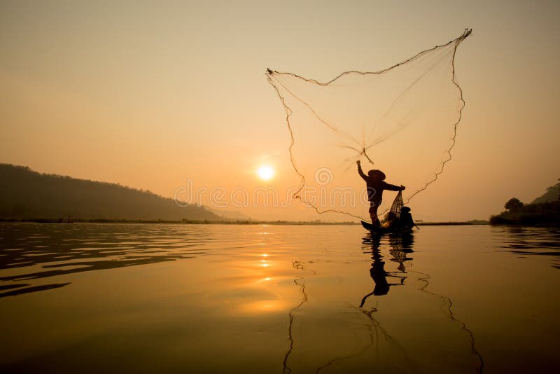 Rede De Pesca De Jogo Do Pescador Foto de Stock - Imagem de momento ...