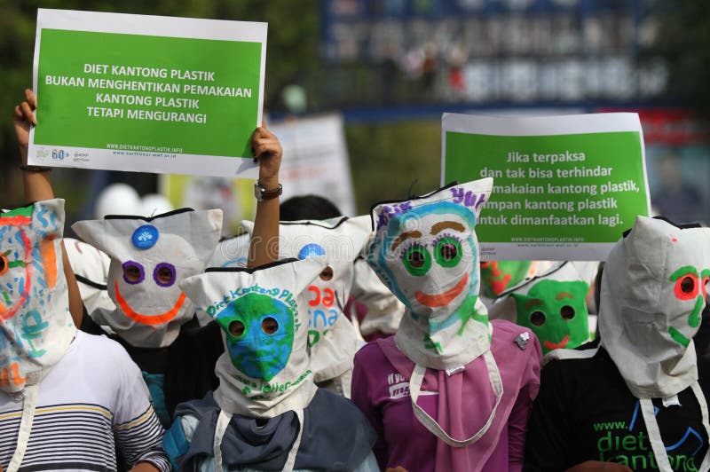 Reduce the Use of Plastic Bags Editorial Image - Image of solo, plastic ...