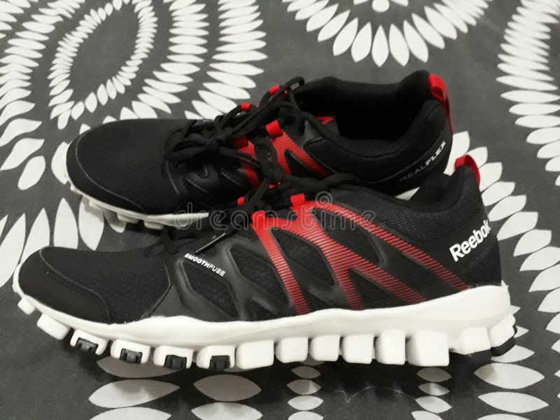 Reebok Real Flex editorial stock photo. Image of side - 89934008