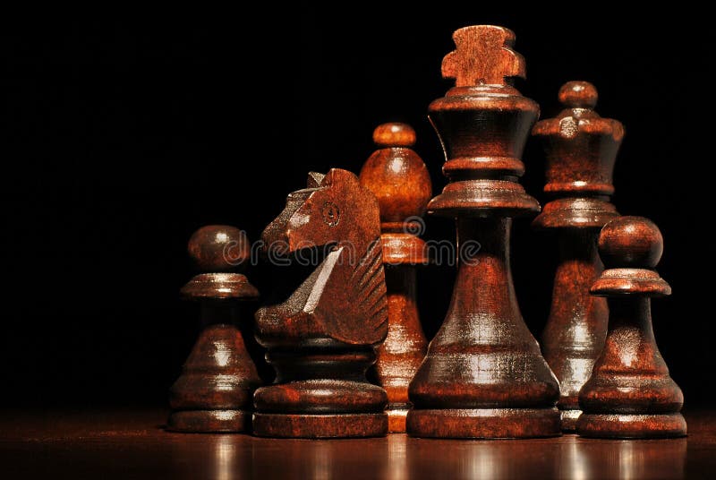 Reeks houten schaakstukken stock afbeelding. Image of beweging - 35063789