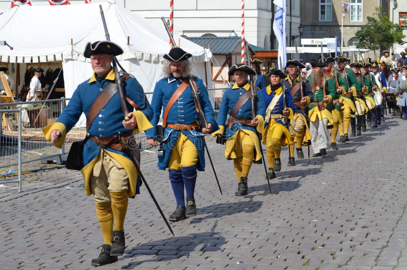Reenactment: Svenska Carolean Soldater Från 1700 Redaktionell Bild ...