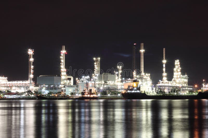 Refinery Plant Area at Night Stock Image - Image of construction ...