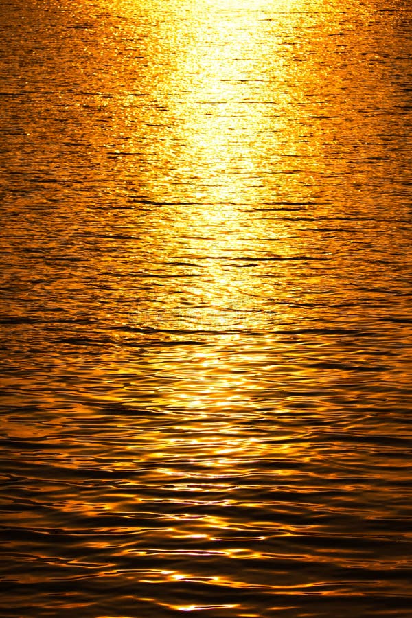 Reflect the sun s light stock photo. Image of view, mountain - 40234454