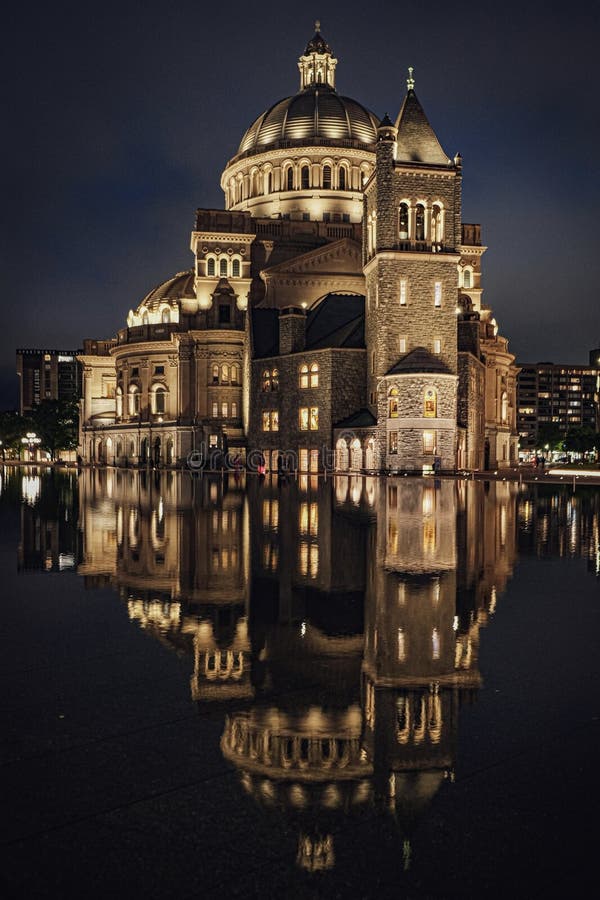Reflecting Pool at the Christian Science Plaza Editorial Image - Image ...