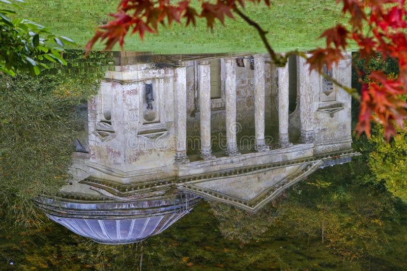 A Reflection of the Pantheon at Stourhead Stock Photo - Image of ...