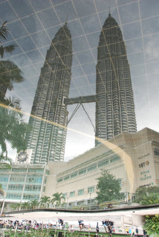 Reflection of Petronas Twin Towers Stock Image - Image of imagination ...