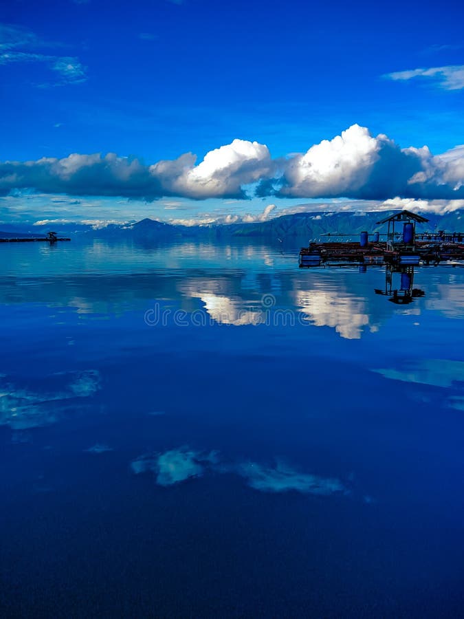 Reflection of the Sky on the Water Stock Image - Image of lake, horizon ...