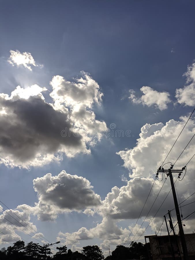 The Reflection of the Sun& X27;s Light is so Hot, and the Clouds are ...