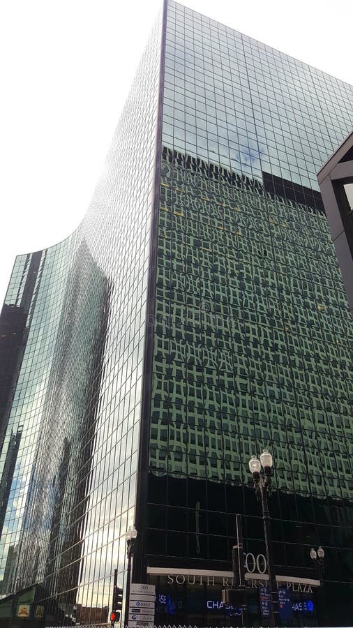 Reflections of Chicago on a Cool Fall Morning Editorial Photo - Image ...