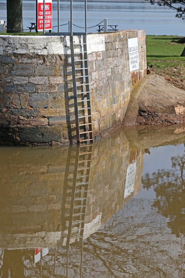 Reflections in the River Exe, Devon Stock Image - Image of architecture ...