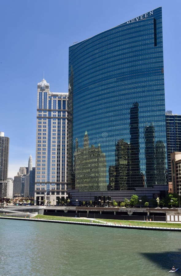 Wacker Drive of Downtown Chicago, Urban Scene. Editorial Stock Image ...