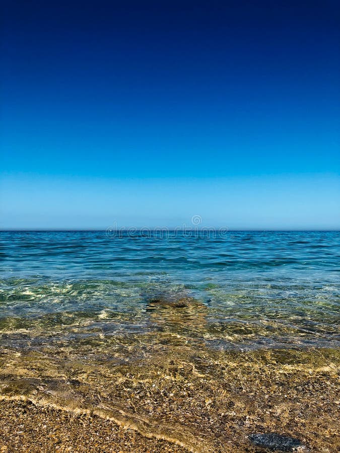 Reflexo Tranquilo E Sem Fim Do Mar Claro Espelho Sereno Foto de Stock ...