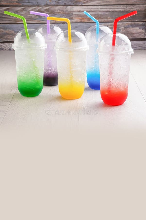 Refresco multicolor imagen de archivo. Imagen de jugo - 279587203