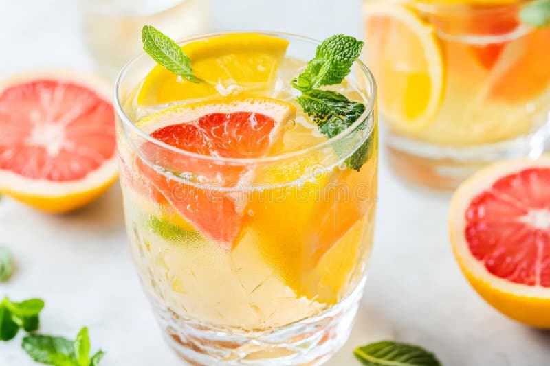 Refreshing Citrus Infused Water with Grapefruit, Lemon and Mint ...