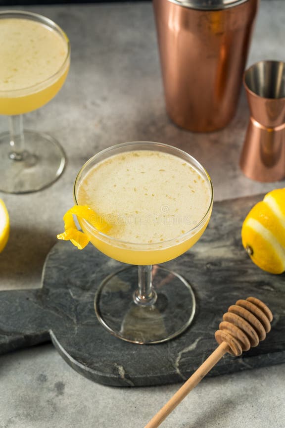 Refreshing Cold Lemon Bees Knees Cocktail Stock Image - Image of sour ...