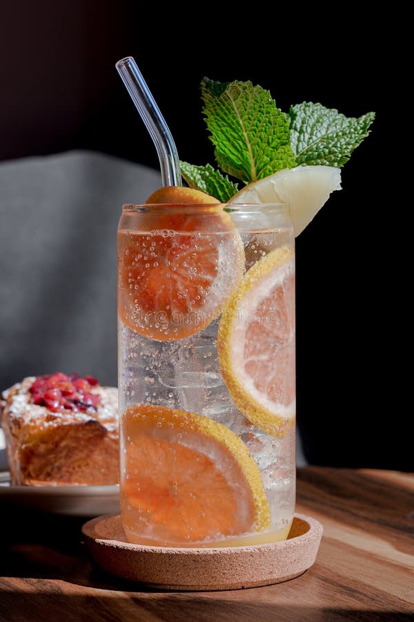 Refreshing Lemonade with Mineral Water and Grapefruit Stock Photo - Image of tasty, refreshing ...