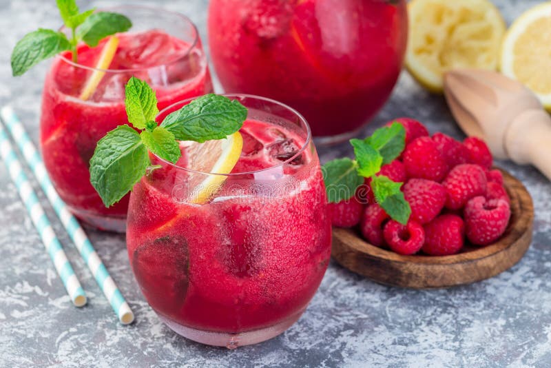 Refreshing Raspberry, Lemon and Mint Lemonade with Sparkling Water in Glass, Horizontal Stock ...