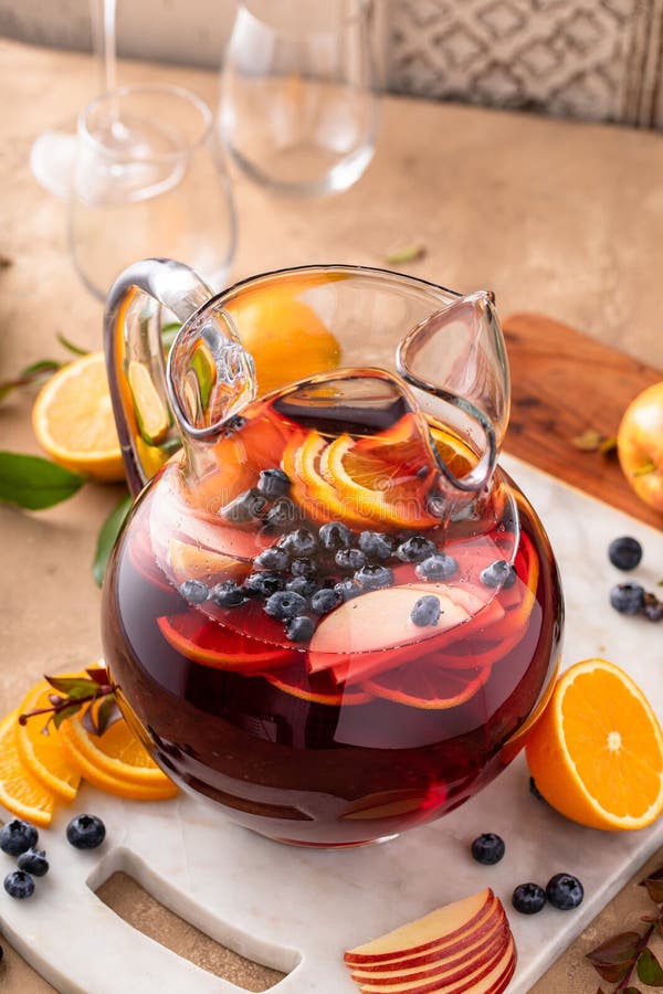 Refreshing Summer Berry Sangria with Apples, Oranges and Blueberry ...