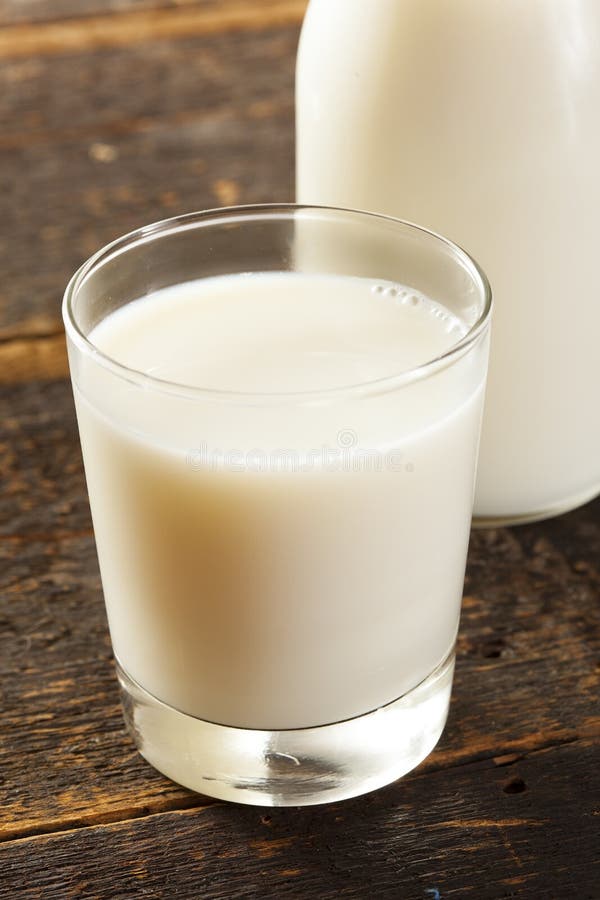 Refreshing White Cold Organic Milk Stock Image - Image of dairy ...