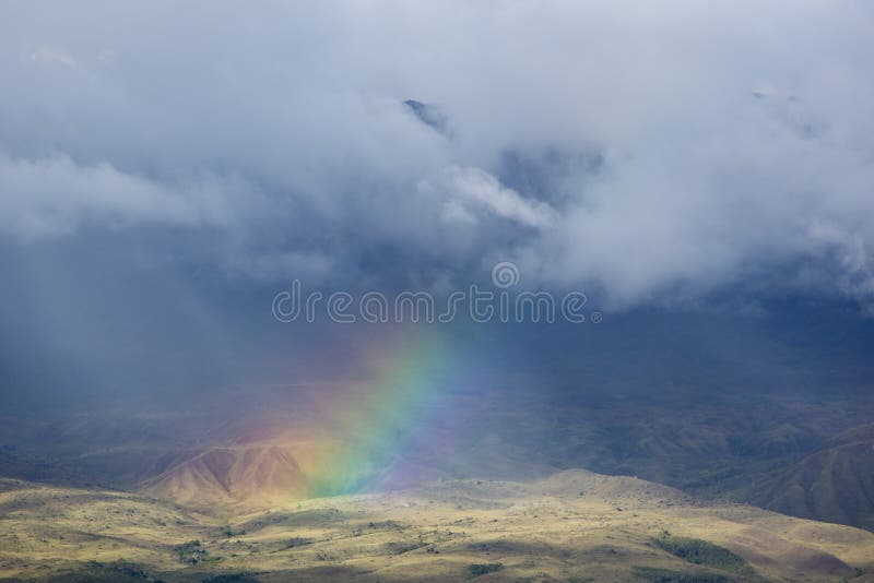 Regenbogen am Berg Roraima in Gran Sabana Mit Wolken Venezuela ...