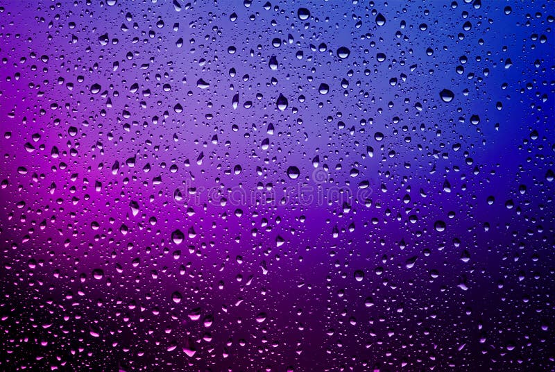 Regendruppels op een ruit stock foto. Image of kristal - 46801480