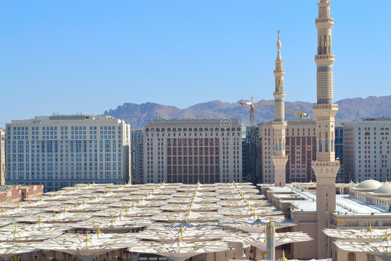 Nabawi-Moschee in Medina-Westseite in Der Nacht Redaktionelles ...