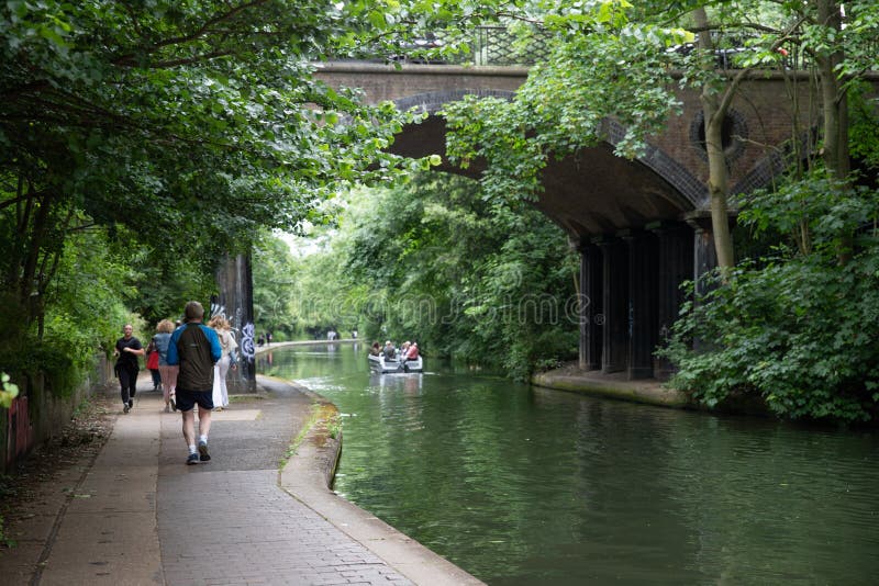 The Regents Canal in London Editorial Photography - Image of england ...