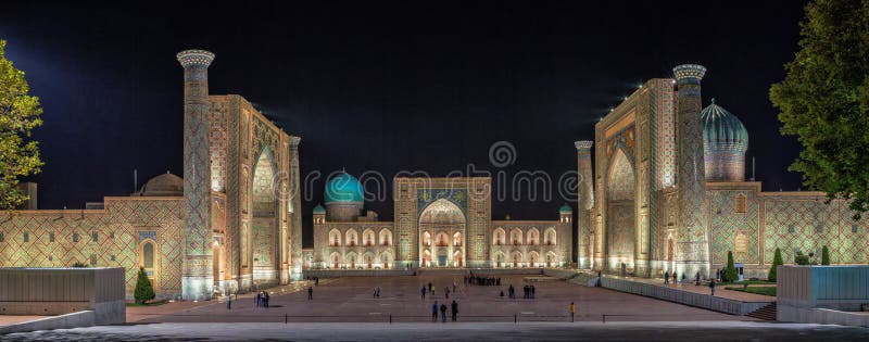 Registan Square at night stock image. Image of decoration - 146630313